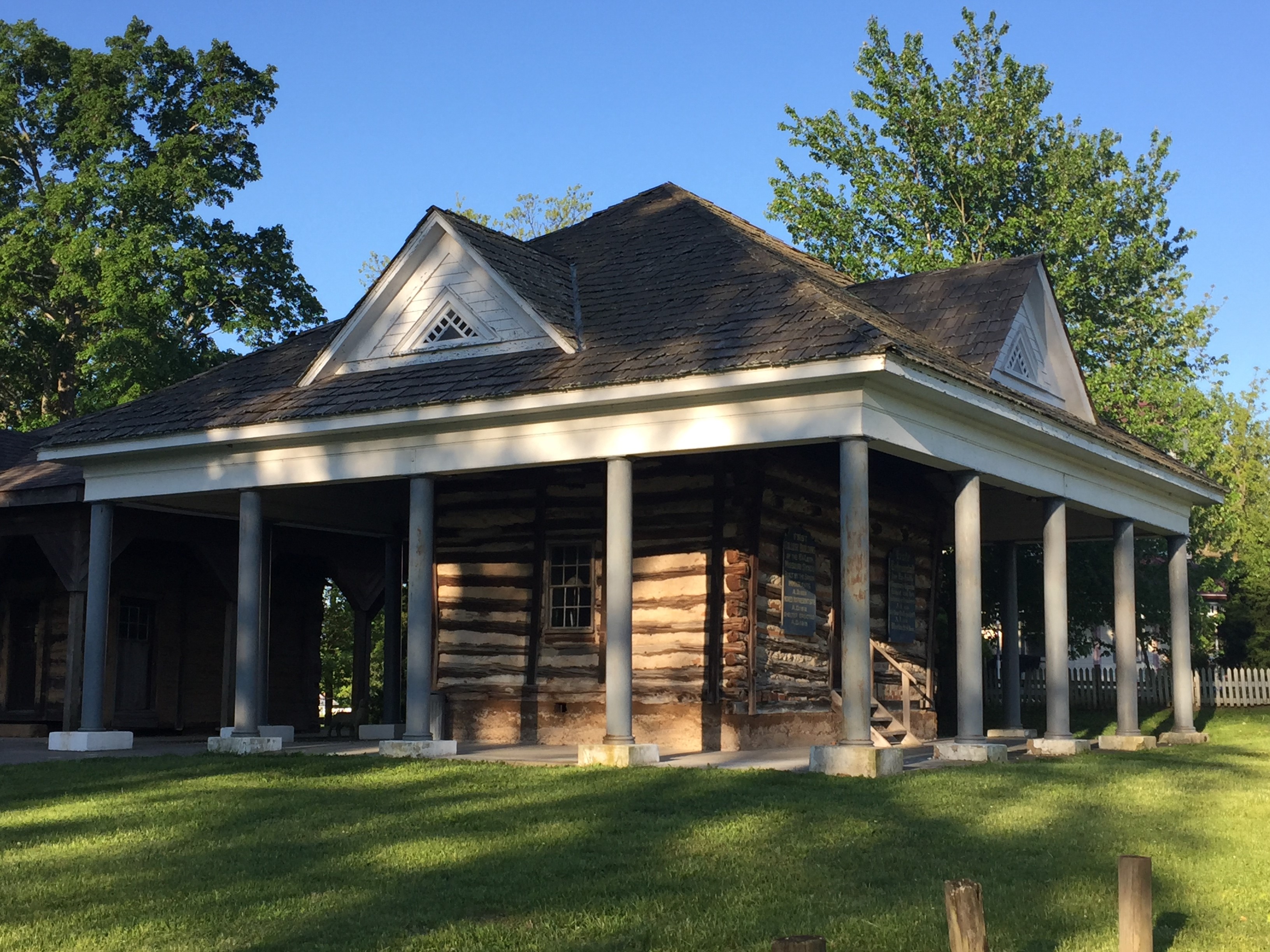 Log Cabin College before new roof 2
