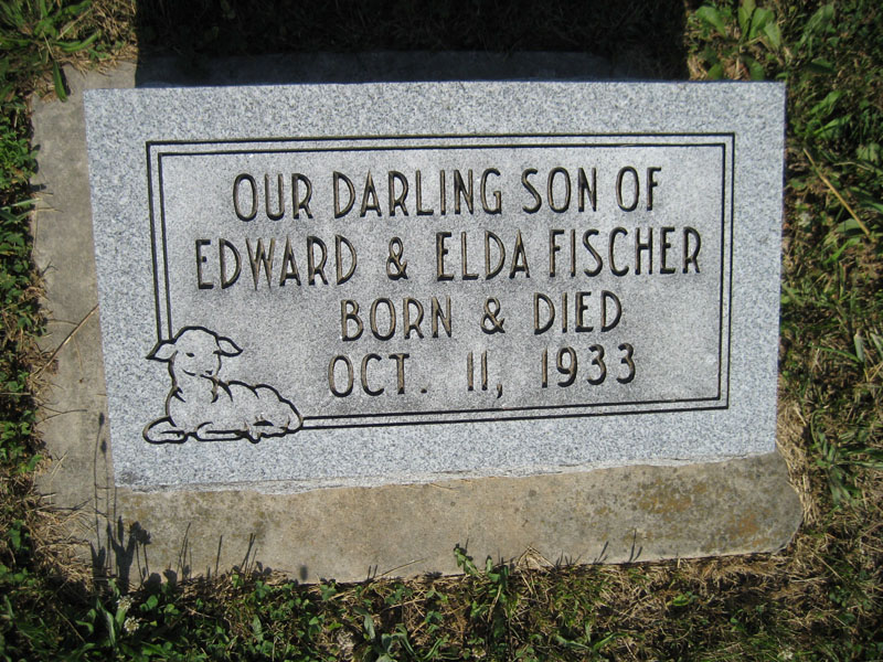infant-fischer-gravestone-trinity-altenburg-mo