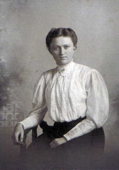 lina-holt-petzoldt