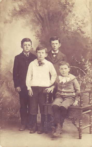joseph-hunt-with-brothers