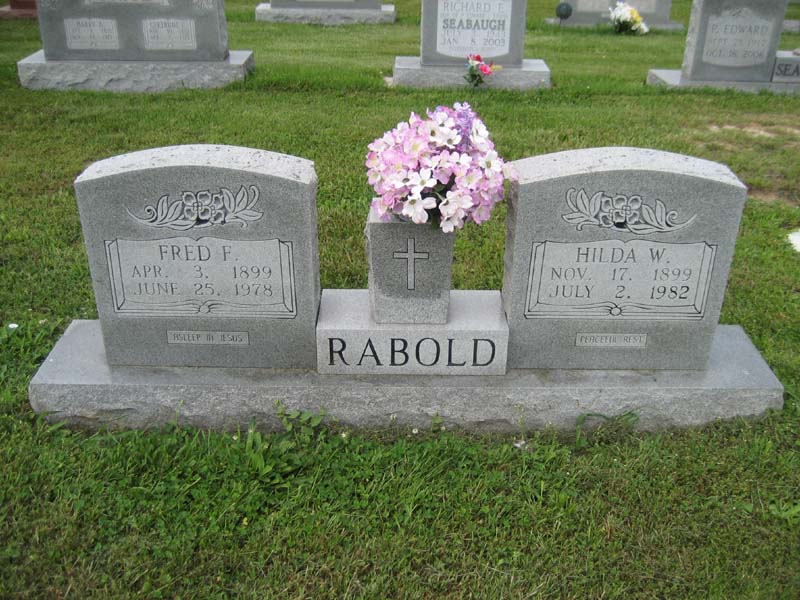 fred-and-hilda-rabold-gravestone-immanuel-perryville-mo